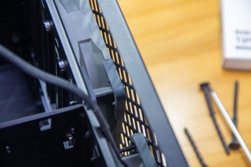 极限紧凑的高性能AIO机箱——invasion M2 装机展示 – 拿拿酱保护协会